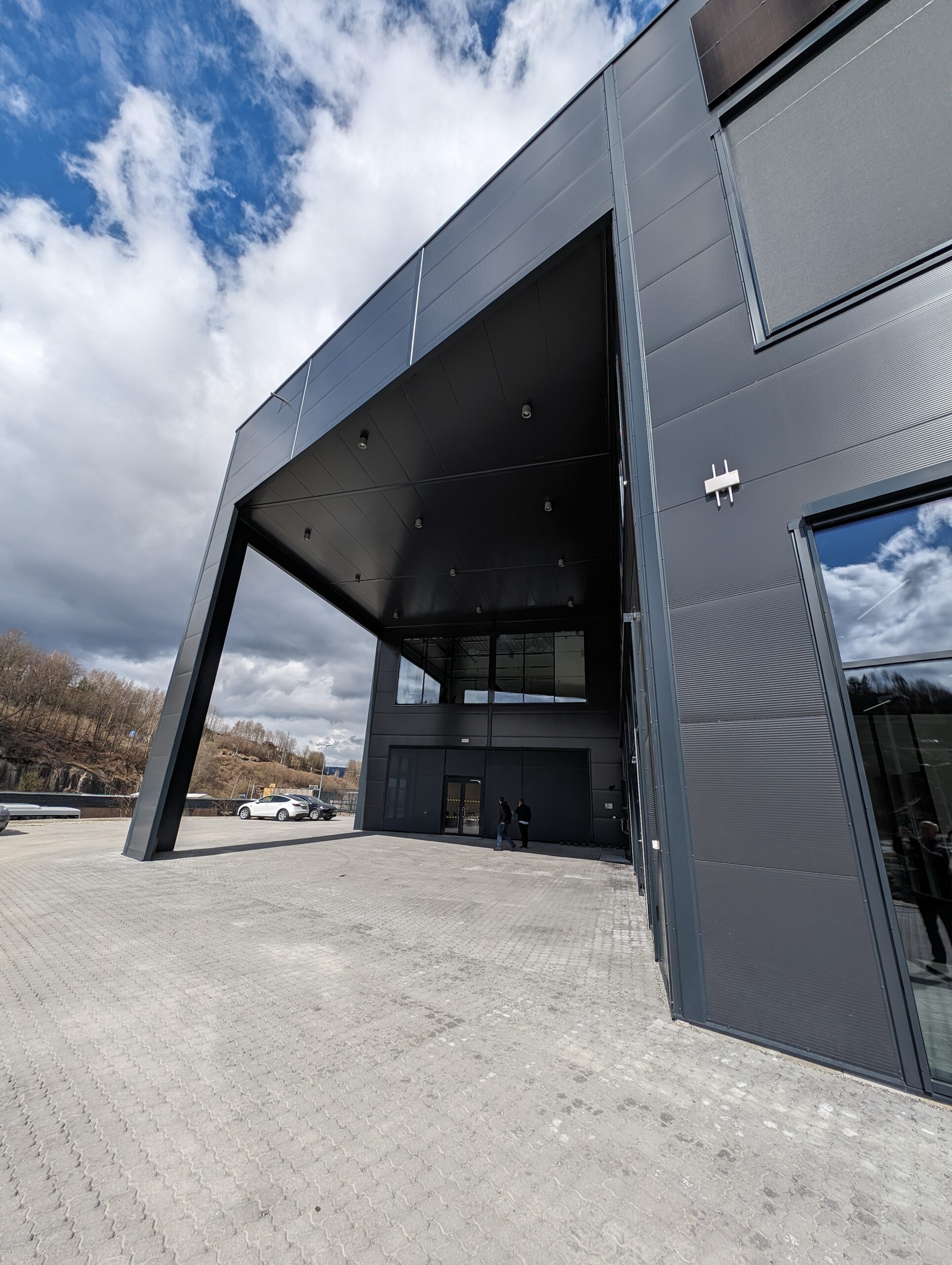 Bilanlegget overlevert - Eidra Eidra